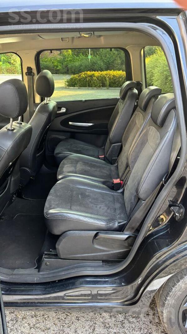 Black Ford Galaxy 2010 in Riga, with an engine capacity of 2.20 L and mileage of 357 thousand km for 4950 €, photo 7 on AUTOMOTO.COM.LV