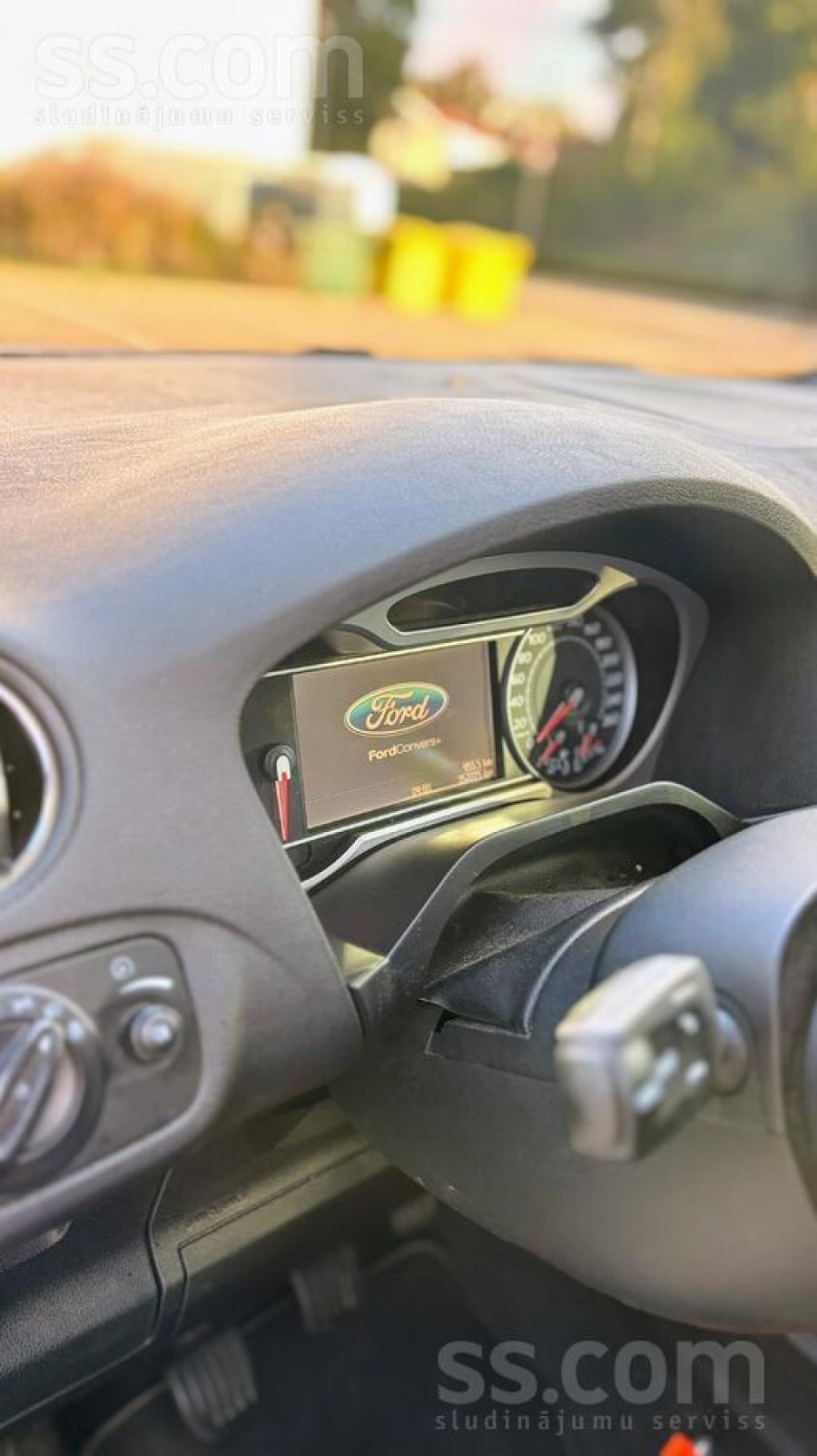 Black Ford Galaxy 2010 in Riga, with an engine capacity of 2.20 L and mileage of 357 thousand km for 4950 €, photo 10 on AUTOMOTO.COM.LV