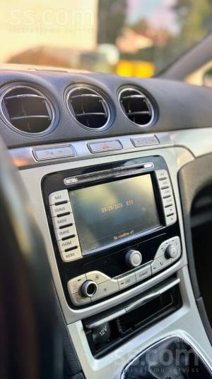 Black Ford Galaxy 2010 in Riga, with an engine capacity of 2.20 L and mileage of 357 thousand km for 4950 €, photo 11 on AUTOMOTO.COM.LV