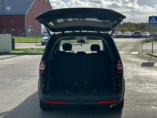 Ford Galaxy 2010 Šauļi vietnē Melns Ford Galaxy 2010 Šauļi, ar dzinēja tilpumu 2.20 L un nobraukumu 257 tūkst. km par 4450 €, foto 8 vietnē AUTOMOTO.COM.LV