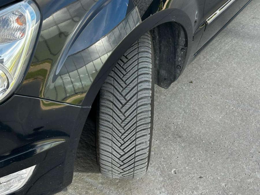 Melns Ford Galaxy 2010 Šauļi, ar dzinēja tilpumu 2.20 L un nobraukumu 257 tūkst. km par 4450 €, foto 28 vietnē AUTOMOTO.COM.LV