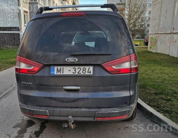 Melns Ford Galaxy 2011 Rīga, ar dzinēja tilpumu 2.00 L un nobraukumu 259 tūkst. km par 4800 €, foto 3 vietnē AUTOMOTO.COM.LV