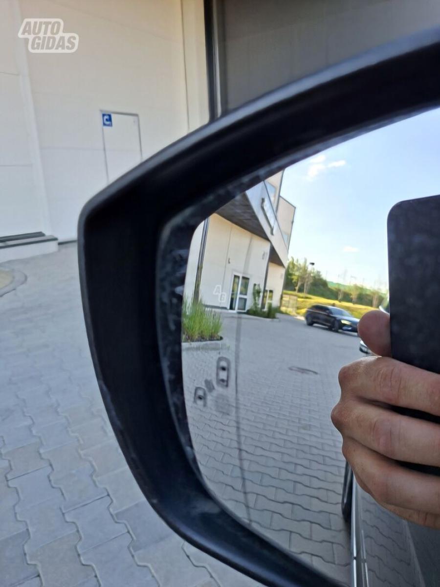 Black Ford Galaxy 2011 in Vilnius, with an engine capacity of 2.00 L and mileage of 307 thousand km for 6350 €, photo 13 on AUTOMOTO.COM.LV