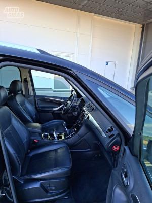 Black Ford Galaxy 2011 in Vilnius, with an engine capacity of 2.00 L and mileage of 307 thousand km for 6350 €, photo 16 on AUTOMOTO.COM.LV