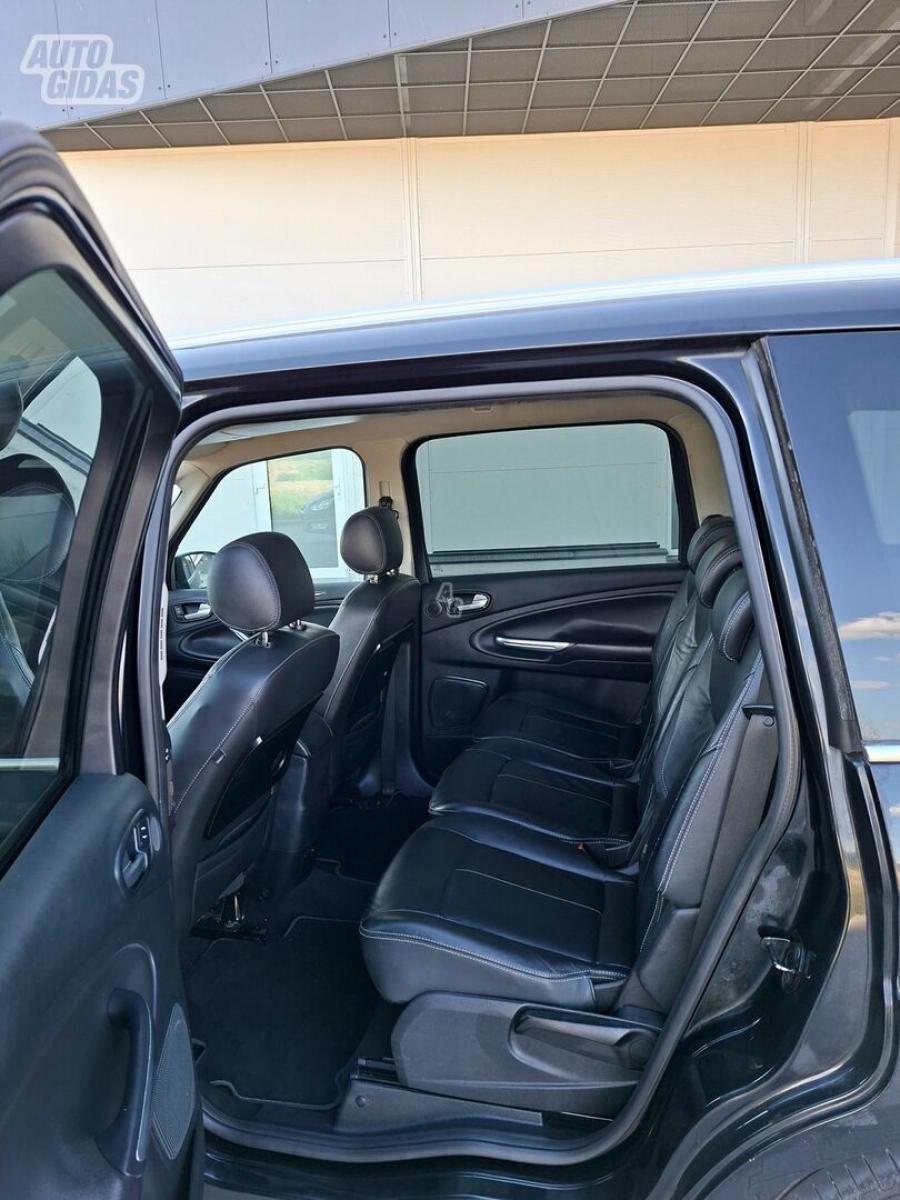 Black Ford Galaxy 2011 in Vilnius, with an engine capacity of 2.00 L and mileage of 307 thousand km for 6350 €, photo 18 on AUTOMOTO.COM.LV