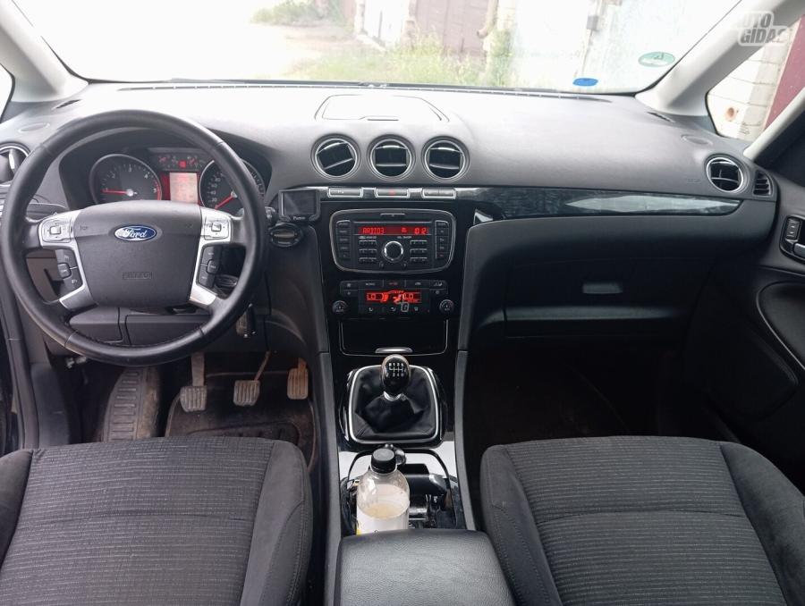 Melns Ford Galaxy 2011 Panevēža, ar dzinēja tilpumu 2.00 L un nobraukumu 328 tūkst. km par 4200 €, foto 12 vietnē AUTOMOTO.COM.LV