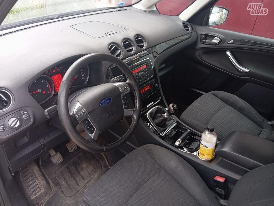 Melns Ford Galaxy 2011 Panevēža, ar dzinēja tilpumu 2.00 L un nobraukumu 328 tūkst. km par 4200 €, foto 14 vietnē AUTOMOTO.COM.LV