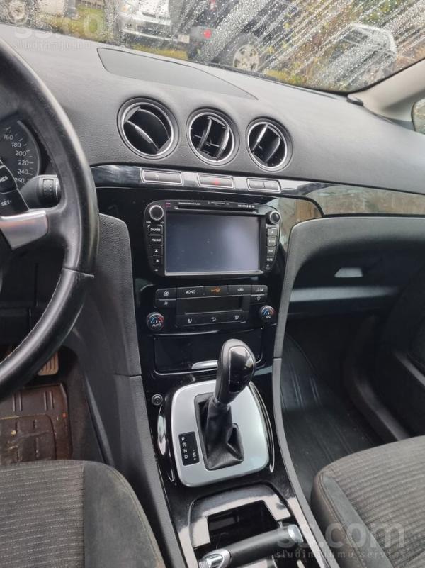 Black Ford Galaxy 2011 in Liepaja, with an engine capacity of 2.00 L and mileage of 259 thousand km for 4000 €, photo 6 on AUTOMOTO.COM.LV