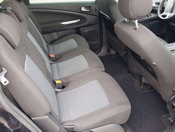 Melns Ford Galaxy 2011 Kauņa, ar dzinēja tilpumu 2.00 L un nobraukumu 268 tūkst. km par 3950 €, foto 10 vietnē AUTOMOTO.COM.LV