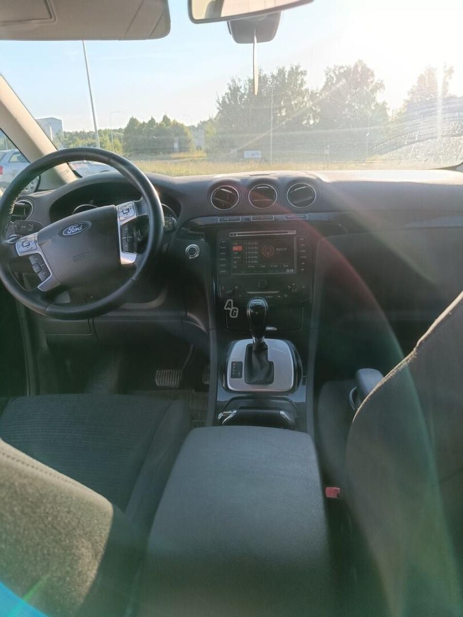 Black Ford Galaxy 2011 in Panevezys, with an engine capacity of 2.00 L and mileage of 247 thousand km for 4500 €, photo 4 on AUTOMOTO.COM.LV
