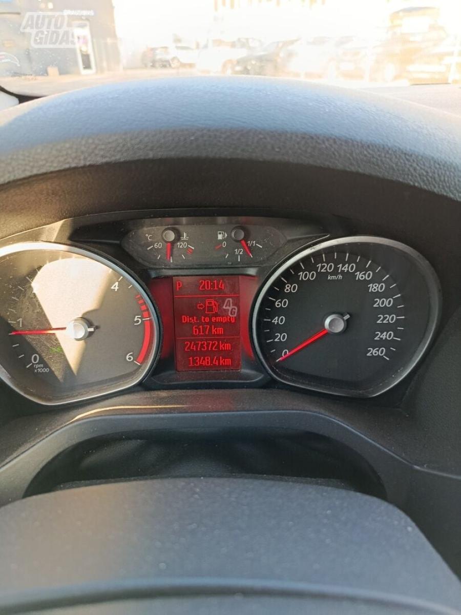 Black Ford Galaxy 2011 in Panevezys, with an engine capacity of 2.00 L and mileage of 247 thousand km for 4500 €, photo 8 on AUTOMOTO.COM.LV