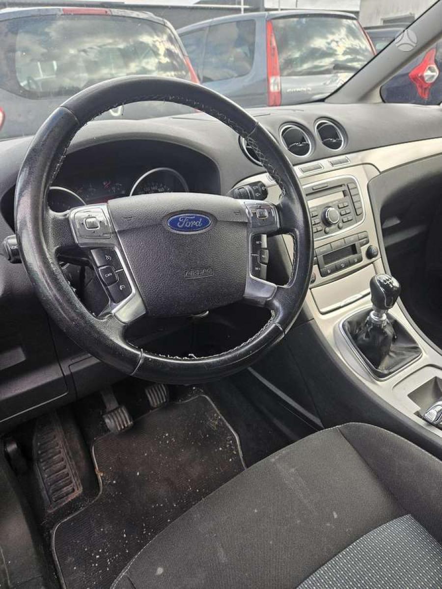 Melns Ford Galaxy 2011 Anykščiai, ar dzinēja tilpumu 2.00 L un nobraukumu 293 tūkst. km par 2900 €, foto 6 vietnē AUTOMOTO.COM.LV