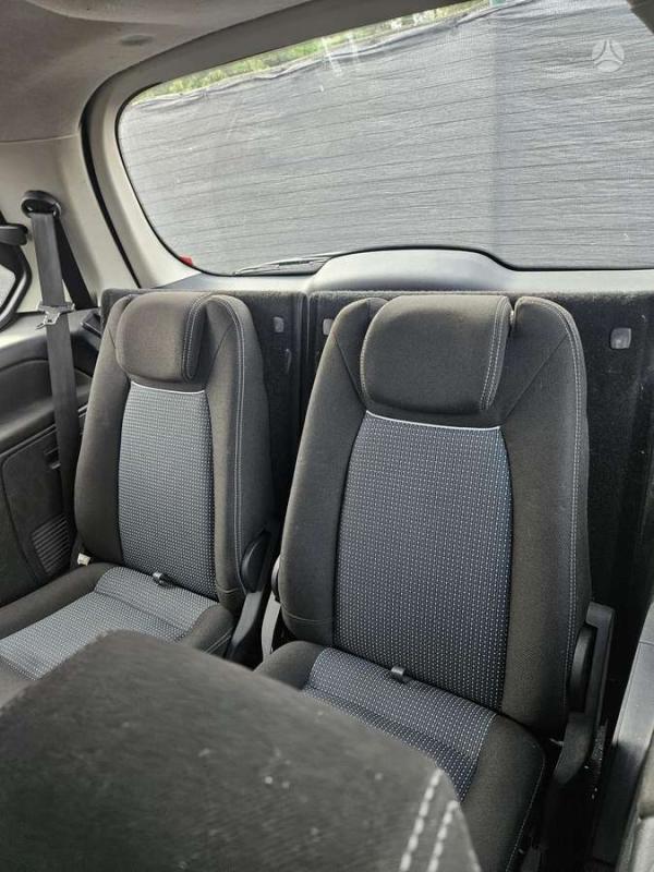 Black Ford Galaxy 2011 in Anyksciai, with an engine capacity of 2.00 L and mileage of 293 thousand km for 2900 €, photo 8 on AUTOMOTO.COM.LV