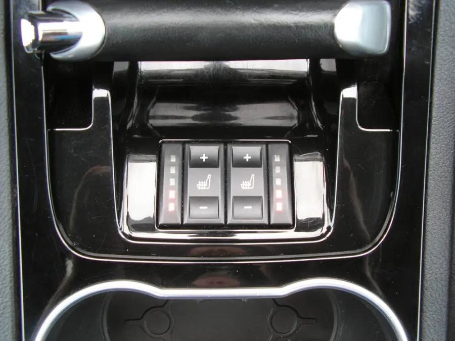 Melns Ford Galaxy 2011 Sigulda, ar dzinēja tilpumu 2.00 L un nobraukumu 213 tūkst. km par 7250 €, foto 18 vietnē AUTOMOTO.COM.LV