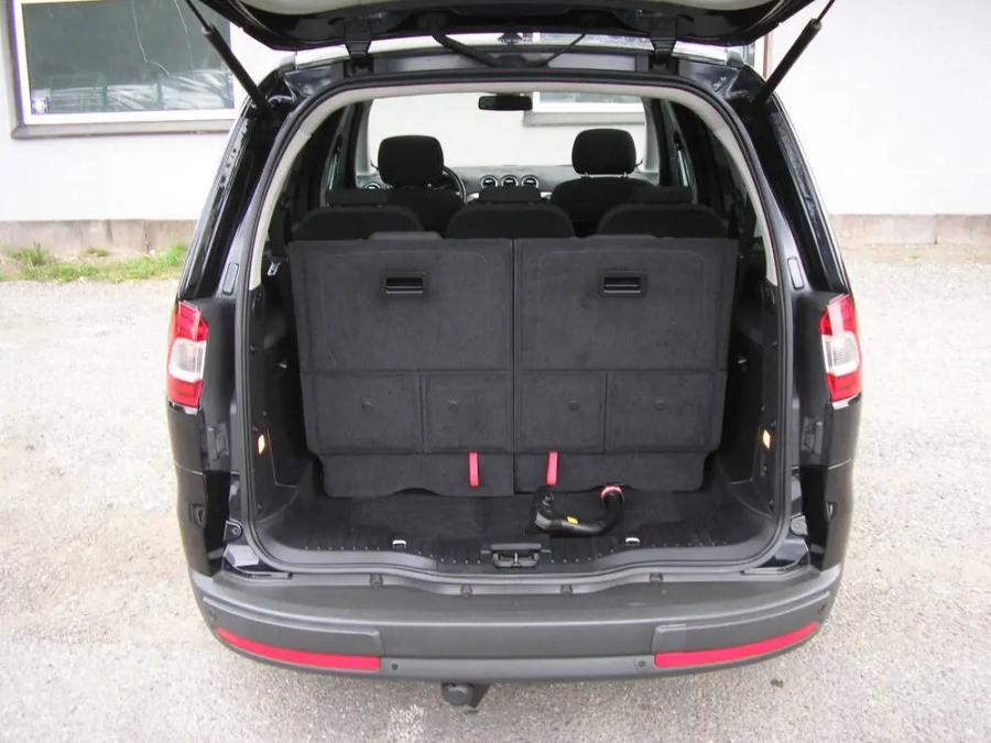 Melns Ford Galaxy 2011 Sigulda, ar dzinēja tilpumu 2.00 L un nobraukumu 213 tūkst. km par 7250 €, foto 25 vietnē AUTOMOTO.COM.LV