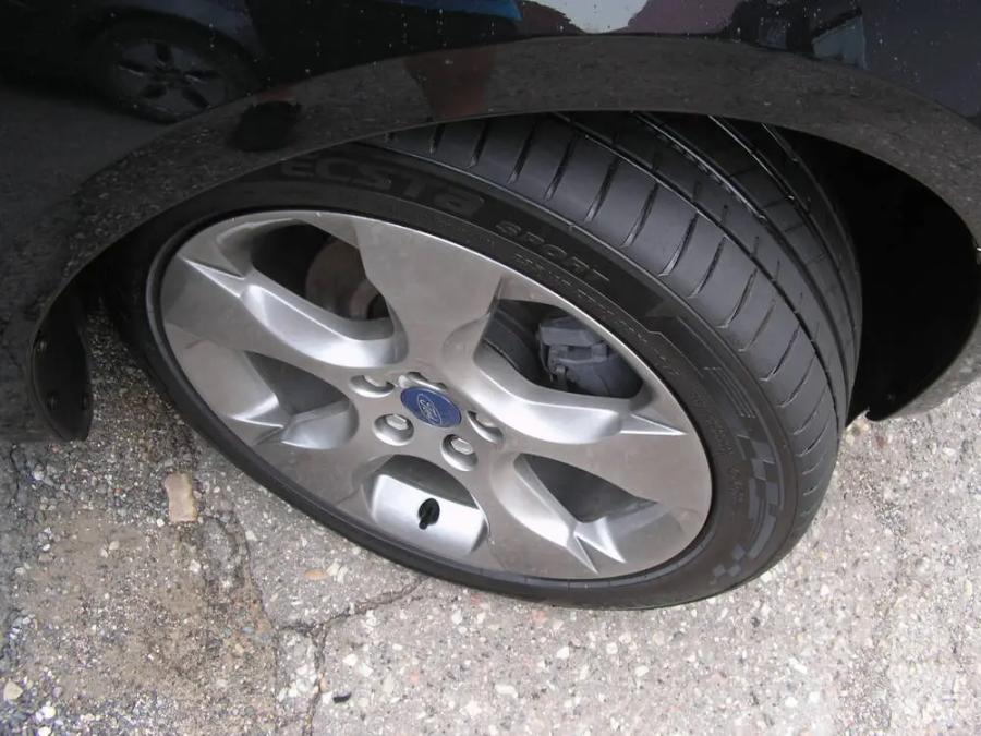 Melns Ford Galaxy 2011 Sigulda, ar dzinēja tilpumu 2.00 L un nobraukumu 213 tūkst. km par 7250 €, foto 34 vietnē AUTOMOTO.COM.LV