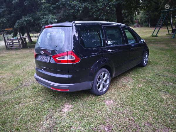 Black Ford Galaxy 2011 in Utena, with an engine capacity of 1.56 L and mileage of 270 thousand km for 5450 €, photo 4 on AUTOMOTO.COM.LV