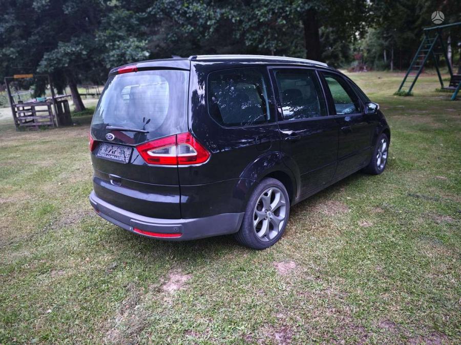 Black Ford Galaxy 2011 in Utena, with an engine capacity of 1.56 L and mileage of 270 thousand km for 5450 €, photo 5 on AUTOMOTO.COM.LV