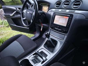 Black Ford Galaxy 2011 in Utena, with an engine capacity of 1.56 L and mileage of 270 thousand km for 5450 €, photo 6 on AUTOMOTO.COM.LV
