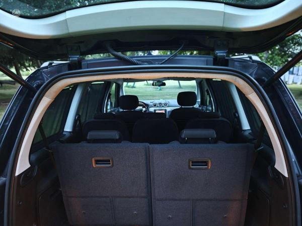 Black Ford Galaxy 2011 in Utena, with an engine capacity of 1.56 L and mileage of 270 thousand km for 5450 €, photo 6 on AUTOMOTO.COM.LV