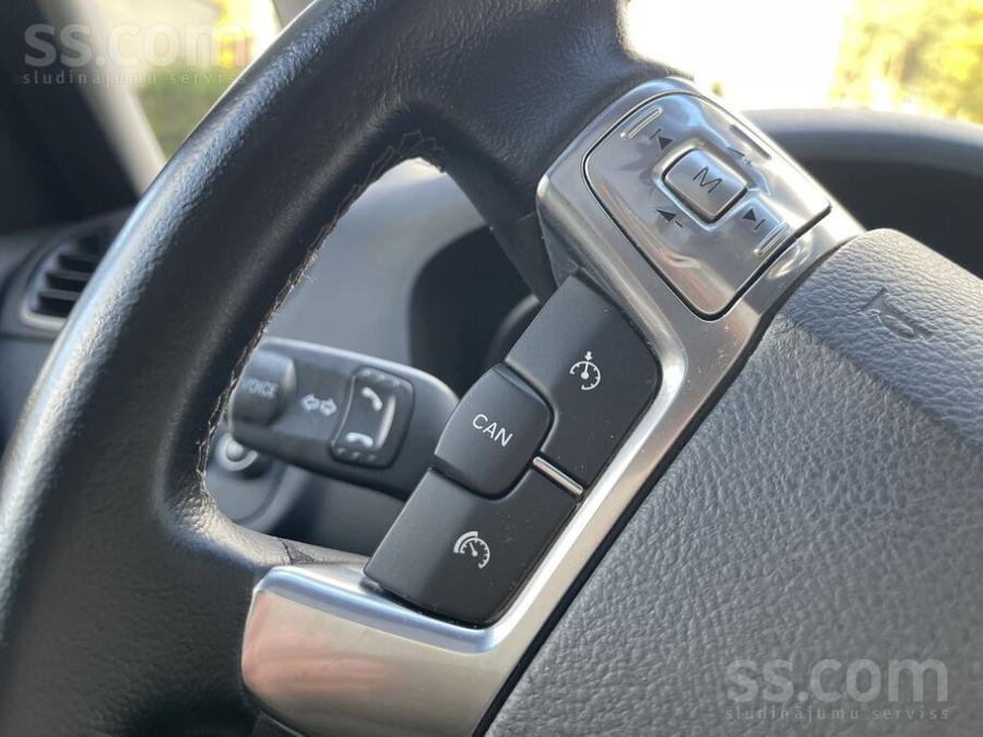 Black Ford Galaxy 2011 in Jurmala, with an engine capacity of 2.00 L and mileage of 0 thousand km for 5390 €, photo 34 on AUTOMOTO.COM.LV