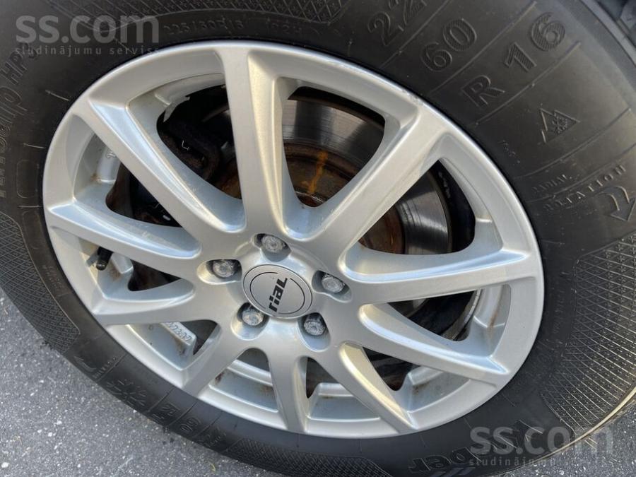 Black Ford Galaxy 2011 in Jurmala, with an engine capacity of 2.00 L and mileage of 0 thousand km for 5390 €, photo 36 on AUTOMOTO.COM.LV