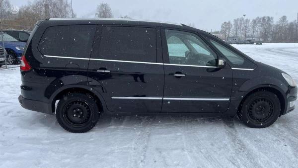 Black Ford Galaxy 2012 in Marijampole, with an engine capacity of 2.00 L and mileage of 277 thousand km for 5000 €, photo 5 on AUTOMOTO.COM.LV