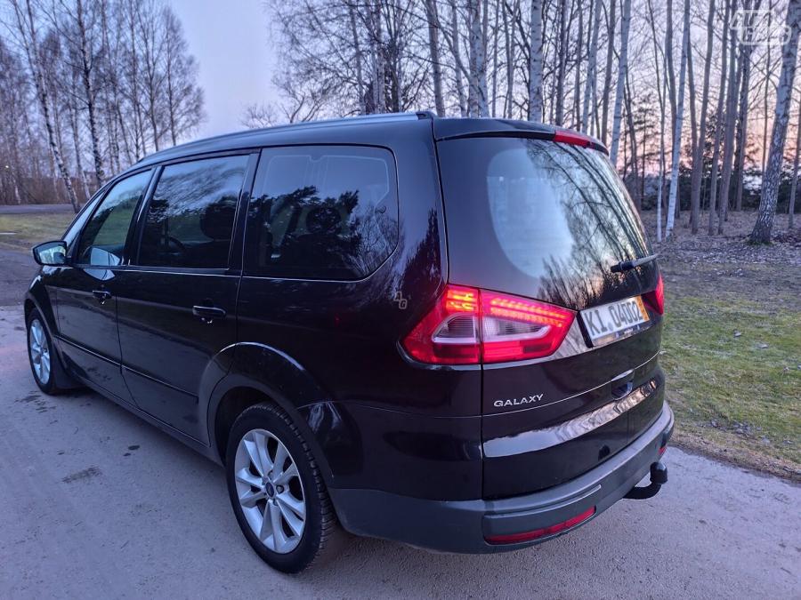 Black Ford Galaxy 2012 in Mazeikiai, with an engine capacity of 2.00 L and mileage of 246 thousand km for 5600 €, photo 10 on AUTOMOTO.COM.LV