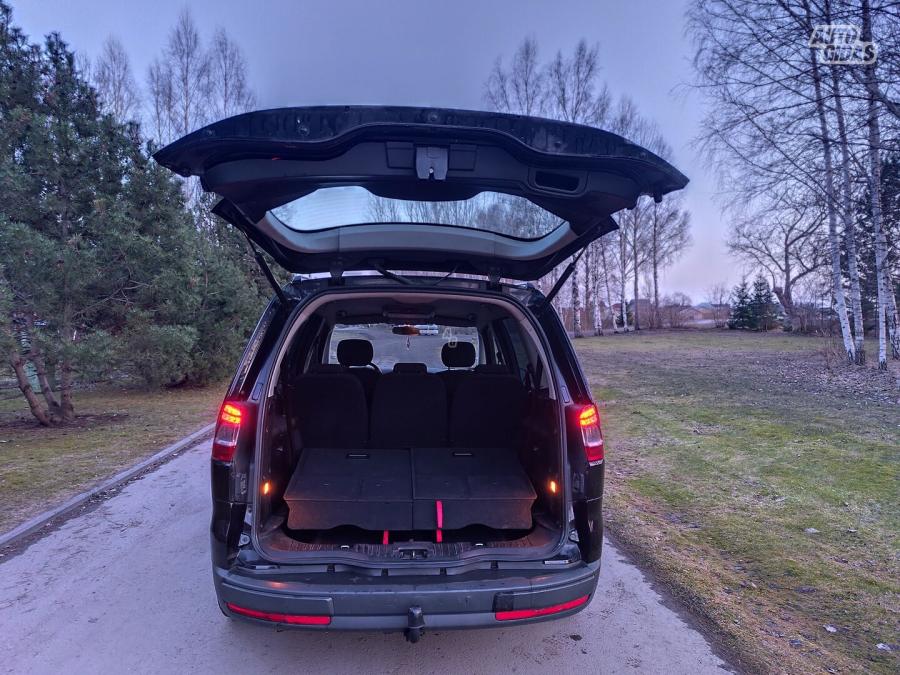 Black Ford Galaxy 2012 in Mazeikiai, with an engine capacity of 2.00 L and mileage of 246 thousand km for 5600 €, photo 13 on AUTOMOTO.COM.LV