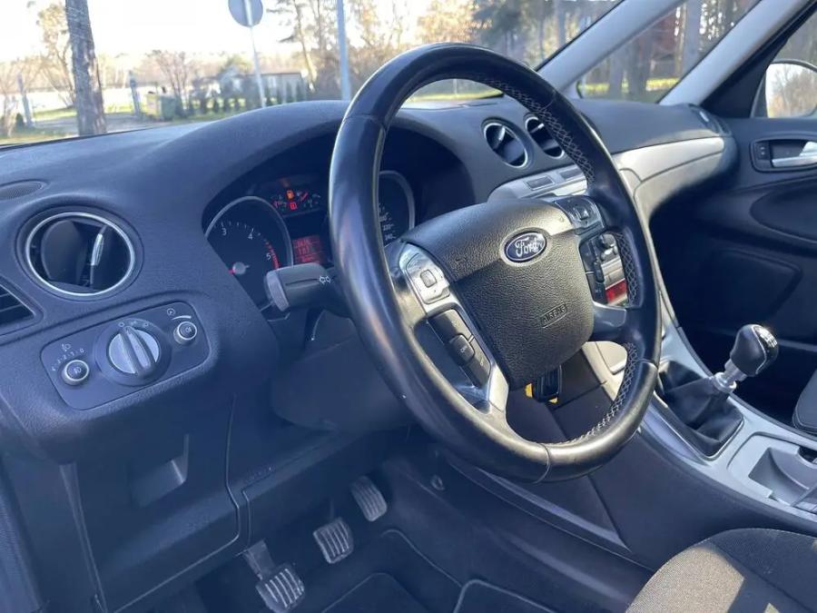 Black Ford Galaxy 2012 in Jurmala, with an engine capacity of 2.00 L and mileage of 291 thousand km for 3650 €, photo 21 on AUTOMOTO.COM.LV