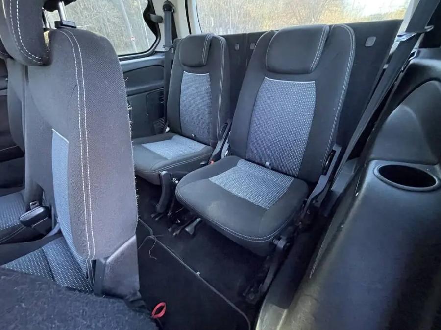 Black Ford Galaxy 2012 in Jurmala, with an engine capacity of 2.00 L and mileage of 291 thousand km for 3650 €, photo 24 on AUTOMOTO.COM.LV