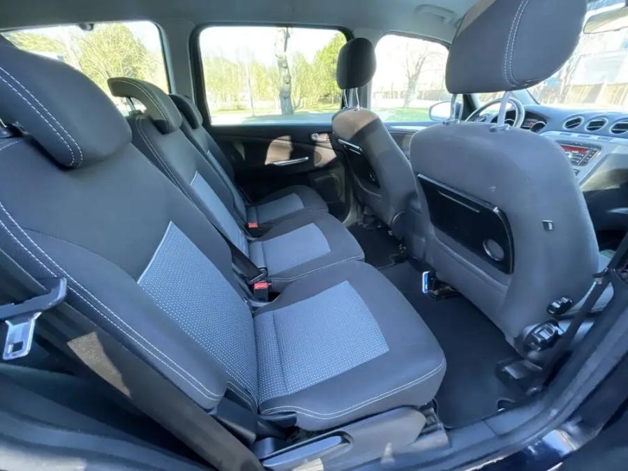 Black Ford Galaxy 2012 in Jurmala, with an engine capacity of 2.00 L and mileage of 291 thousand km for 3650 €, photo 26 on AUTOMOTO.COM.LV