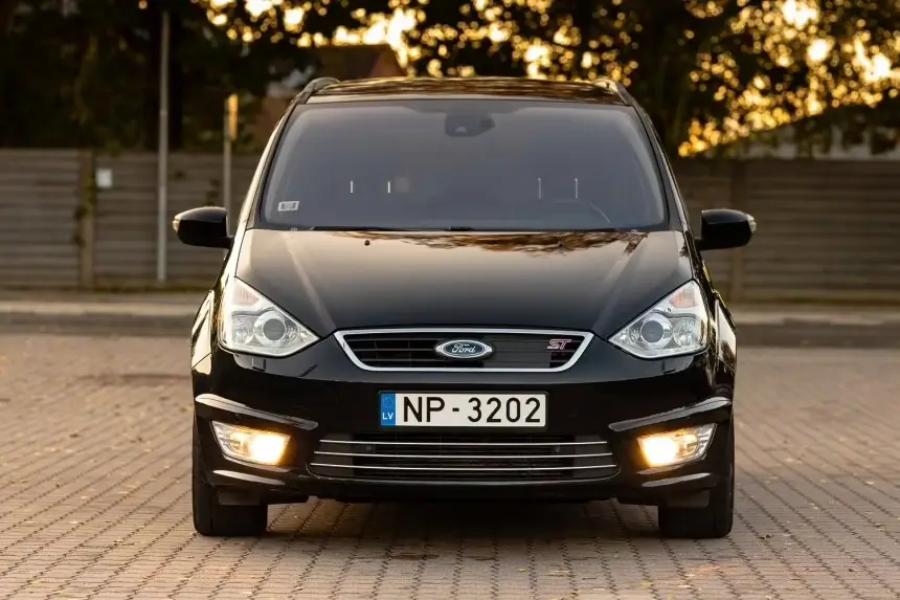 Black Ford Galaxy 2012 in Jelgava, with an engine capacity of 2.20 L and mileage of 291 thousand km for 6700 €, photo 4 on AUTOMOTO.COM.LV