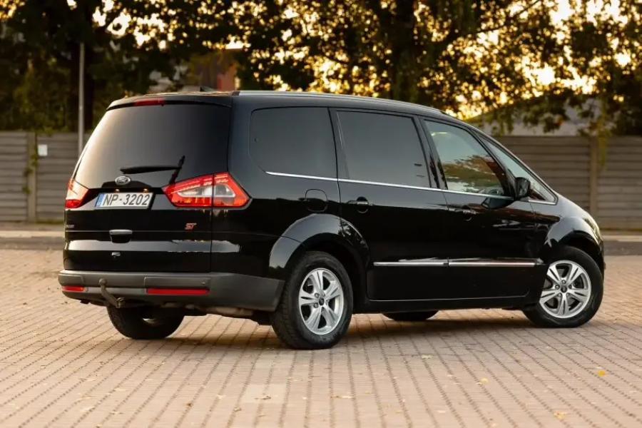 Black Ford Galaxy 2012 in Jelgava, with an engine capacity of 2.20 L and mileage of 291 thousand km for 6700 €, photo 5 on AUTOMOTO.COM.LV