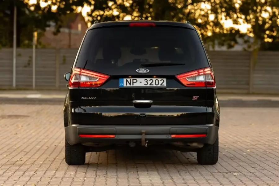 Black Ford Galaxy 2012 in Jelgava, with an engine capacity of 2.20 L and mileage of 291 thousand km for 6700 €, photo 7 on AUTOMOTO.COM.LV