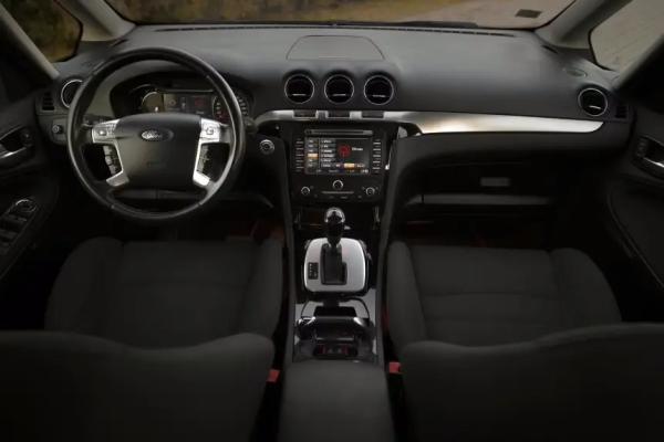 Black Ford Galaxy 2012 in Jelgava, with an engine capacity of 2.20 L and mileage of 291 thousand km for 6700 €, photo 8 on AUTOMOTO.COM.LV