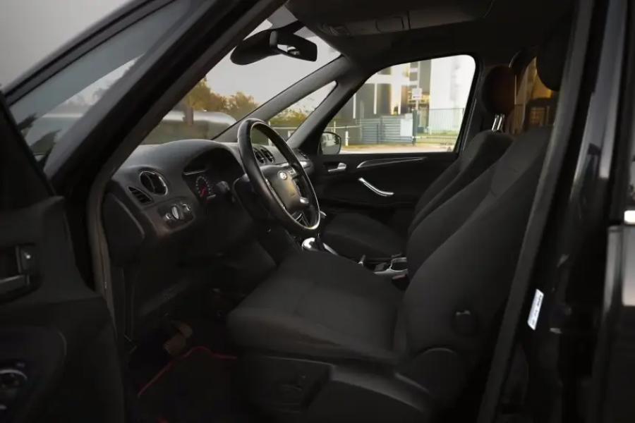 Black Ford Galaxy 2012 in Jelgava, with an engine capacity of 2.20 L and mileage of 291 thousand km for 6700 €, photo 10 on AUTOMOTO.COM.LV