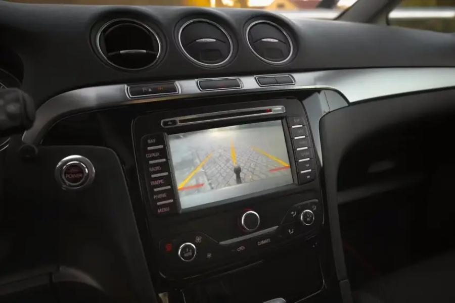 Black Ford Galaxy 2012 in Jelgava, with an engine capacity of 2.20 L and mileage of 291 thousand km for 6700 €, photo 18 on AUTOMOTO.COM.LV