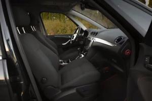 Black Ford Galaxy 2012 in Jelgava, with an engine capacity of 2.20 L and mileage of 291 thousand km for 6700 €, photo 20 on AUTOMOTO.COM.LV