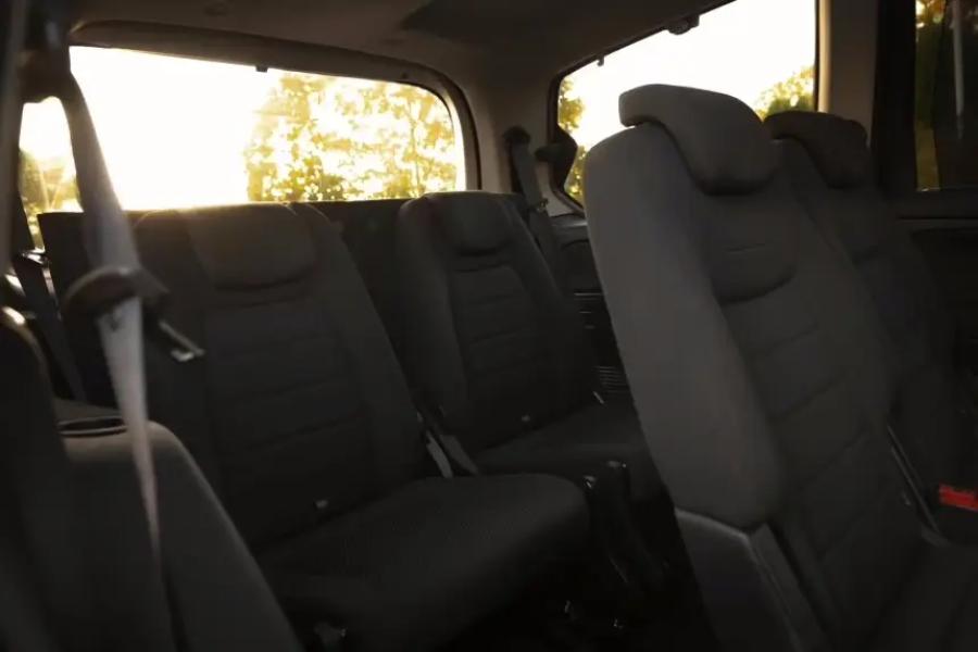 Black Ford Galaxy 2012 in Jelgava, with an engine capacity of 2.20 L and mileage of 291 thousand km for 6700 €, photo 25 on AUTOMOTO.COM.LV