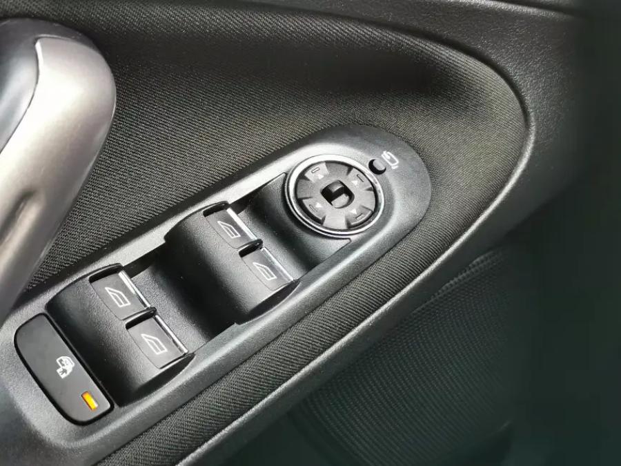 Melns Ford Galaxy 2012 Kuldīga, ar dzinēja tilpumu 2.00 L un nobraukumu 253 tūkst. km par 5500 €, foto 18 vietnē AUTOMOTO.COM.LV