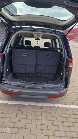 Black Ford Galaxy 2012 in Kaunas, with an engine capacity of 2.18 L and mileage of 300 thousand km for 4650 €, photo 6 on AUTOMOTO.COM.LV
