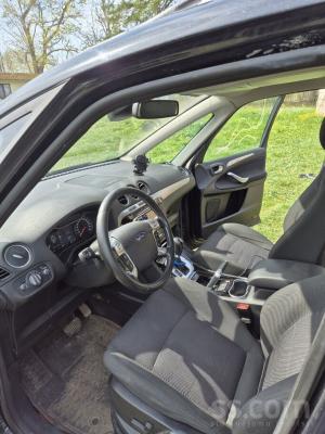 Melns Ford Galaxy 2012 Rīga, ar dzinēja tilpumu 2.20 L un nobraukumu 328 tūkst. km par 3800 €, foto 10 vietnē AUTOMOTO.COM.LV