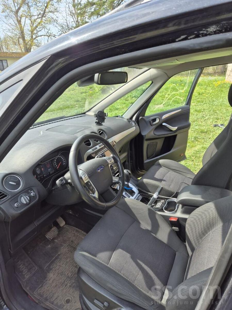 Melns Ford Galaxy 2012 Rīga, ar dzinēja tilpumu 2.20 L un nobraukumu 328 tūkst. km par 3800 €, foto 10 vietnē AUTOMOTO.COM.LV
