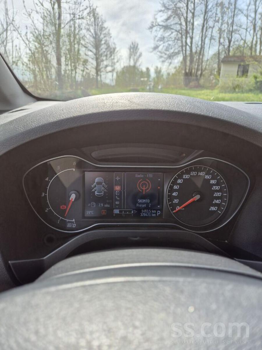 Melns Ford Galaxy 2012 Rīga, ar dzinēja tilpumu 2.20 L un nobraukumu 328 tūkst. km par 3800 €, foto 13 vietnē AUTOMOTO.COM.LV