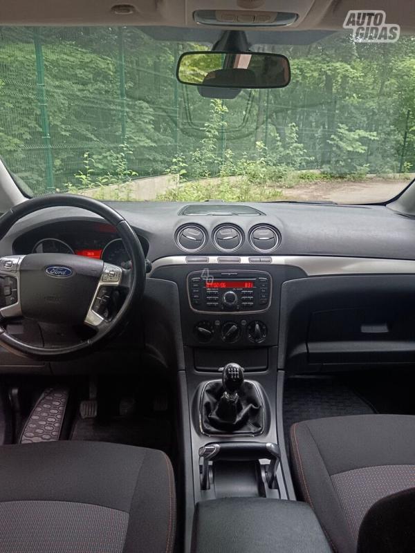 Black Ford Galaxy 2013 in Kaunas, with an engine capacity of 2.00 L and mileage of 365 thousand km for 3900 €, photo 6 on AUTOMOTO.COM.LV