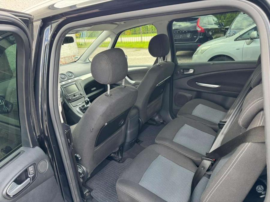 Melns Ford Galaxy 2013 Jurbarkas, ar dzinēja tilpumu 2.00 L un nobraukumu 288 tūkst. km par 5950 €, foto 13 vietnē AUTOMOTO.COM.LV