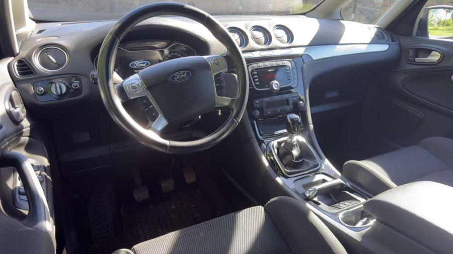 Black Ford Galaxy 2013 in Panevezys, with an engine capacity of 2.00 L and mileage of 280 thousand km for 6000 €, photo 24 on AUTOMOTO.COM.LV