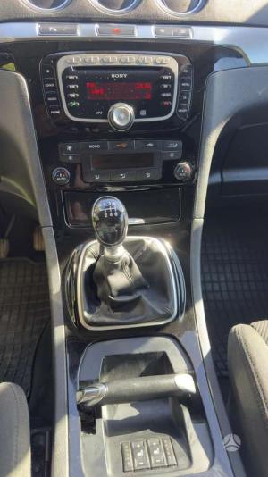 Black Ford Galaxy 2013 in Panevezys, with an engine capacity of 2.00 L and mileage of 280 thousand km for 6000 €, photo 26 on AUTOMOTO.COM.LV