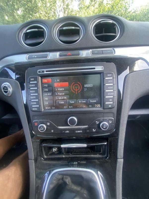 Melns Ford Galaxy 2013 Marijampole, ar dzinēja tilpumu 2.18 L un nobraukumu 238 tūkst. km par 5300 €, foto 10 vietnē AUTOMOTO.COM.LV
